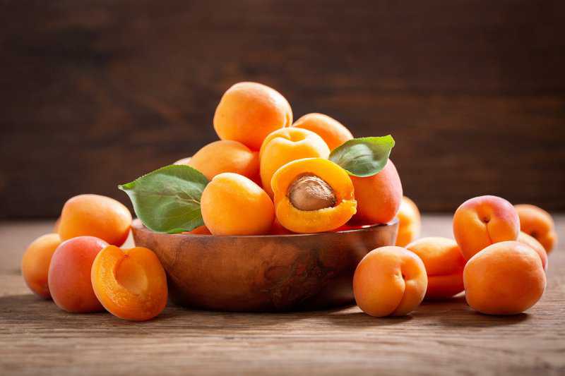 Oranges Obst: 8 leckere Sorten (mit vielen Bildern) - foodwissen.de