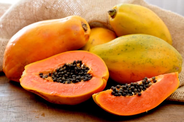 Oranges Obst: 8 leckere Sorten (mit vielen Bildern) - foodwissen.de