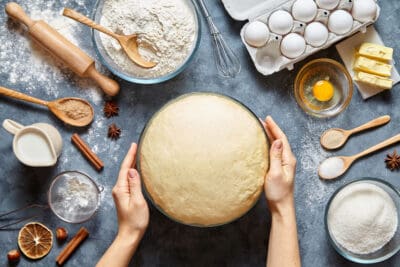 Das perfekte Mehl für Kuchen (Mehlsorte & Zubereitung) - foodwissen.de