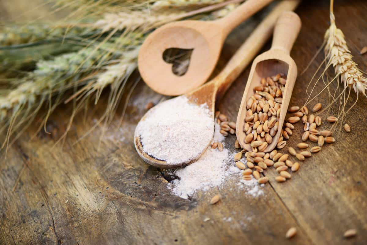 Das perfekte Mehl für Kuchen (Mehlsorte & Zubereitung) - foodwissen.de