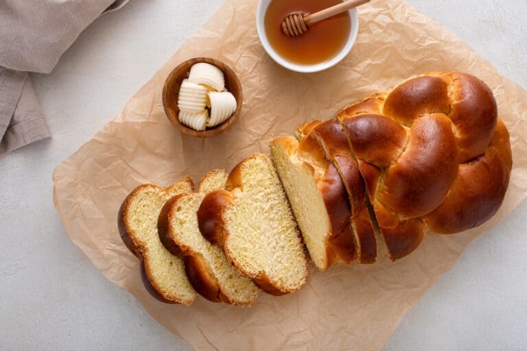Das perfekte Mehl für Zopf (Mehlsorte & Zubereitung) - foodwissen.de