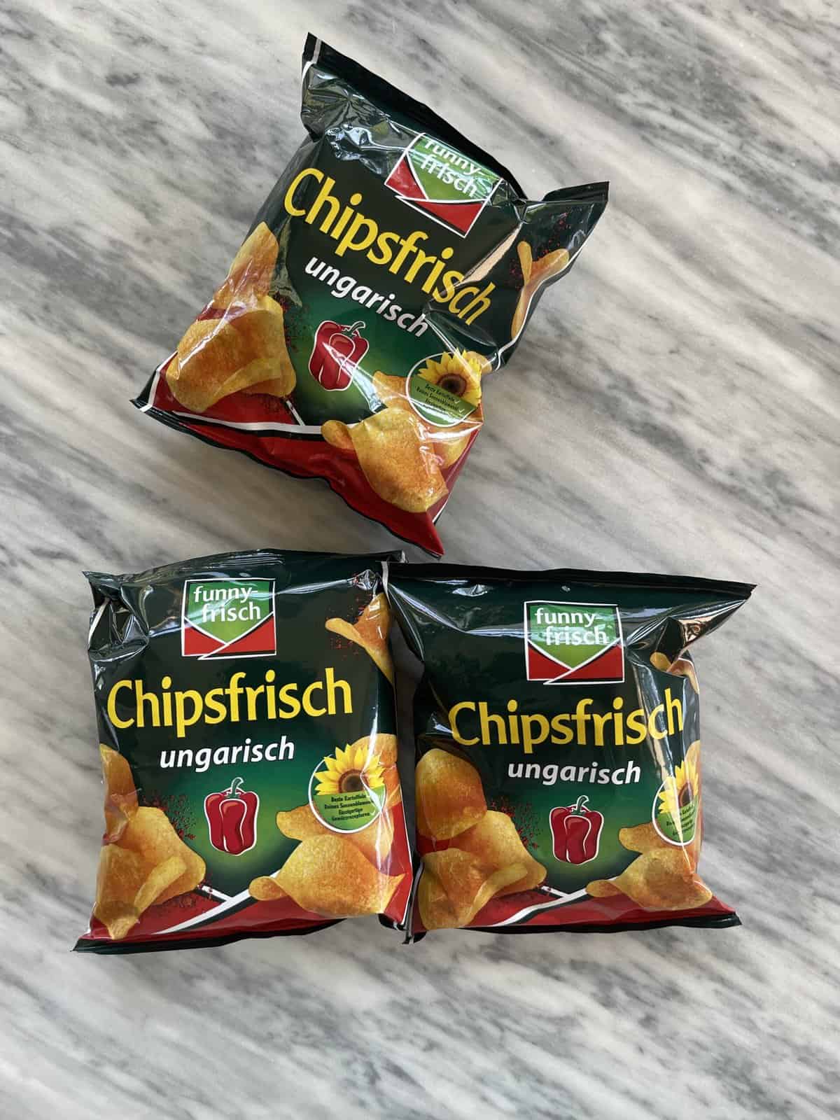 Intersnack-Adventskalender (u.a. mit Chio) im Inhalt-Test - foodwissen.de