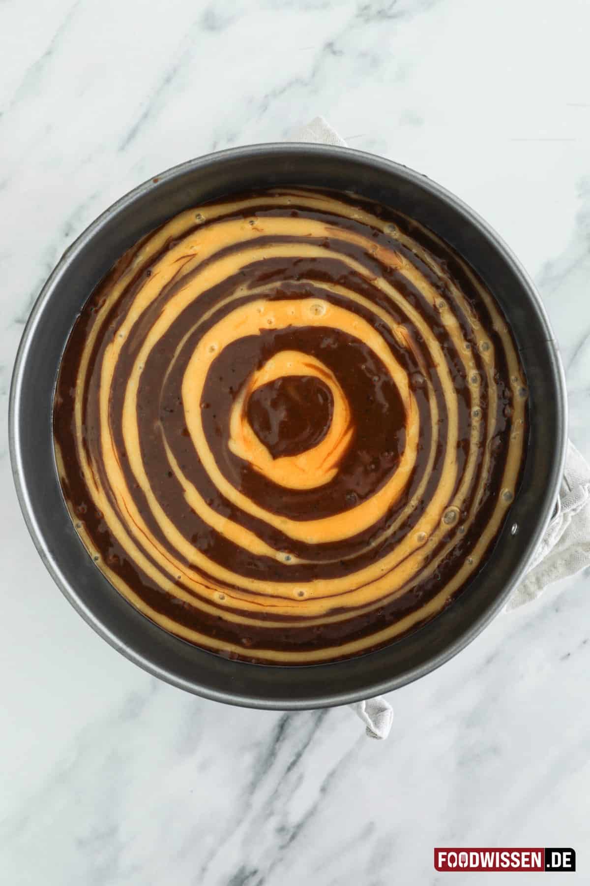 Unglaublich saftiger Zebrakuchen (leckeres Rezept) - foodwissen.de